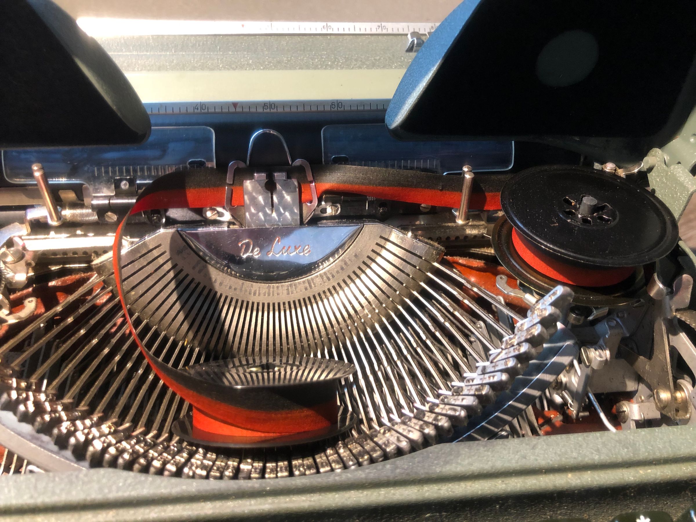How to Change a Typewriter Ribbon : 8 Steps (with Pictures) - Instructables