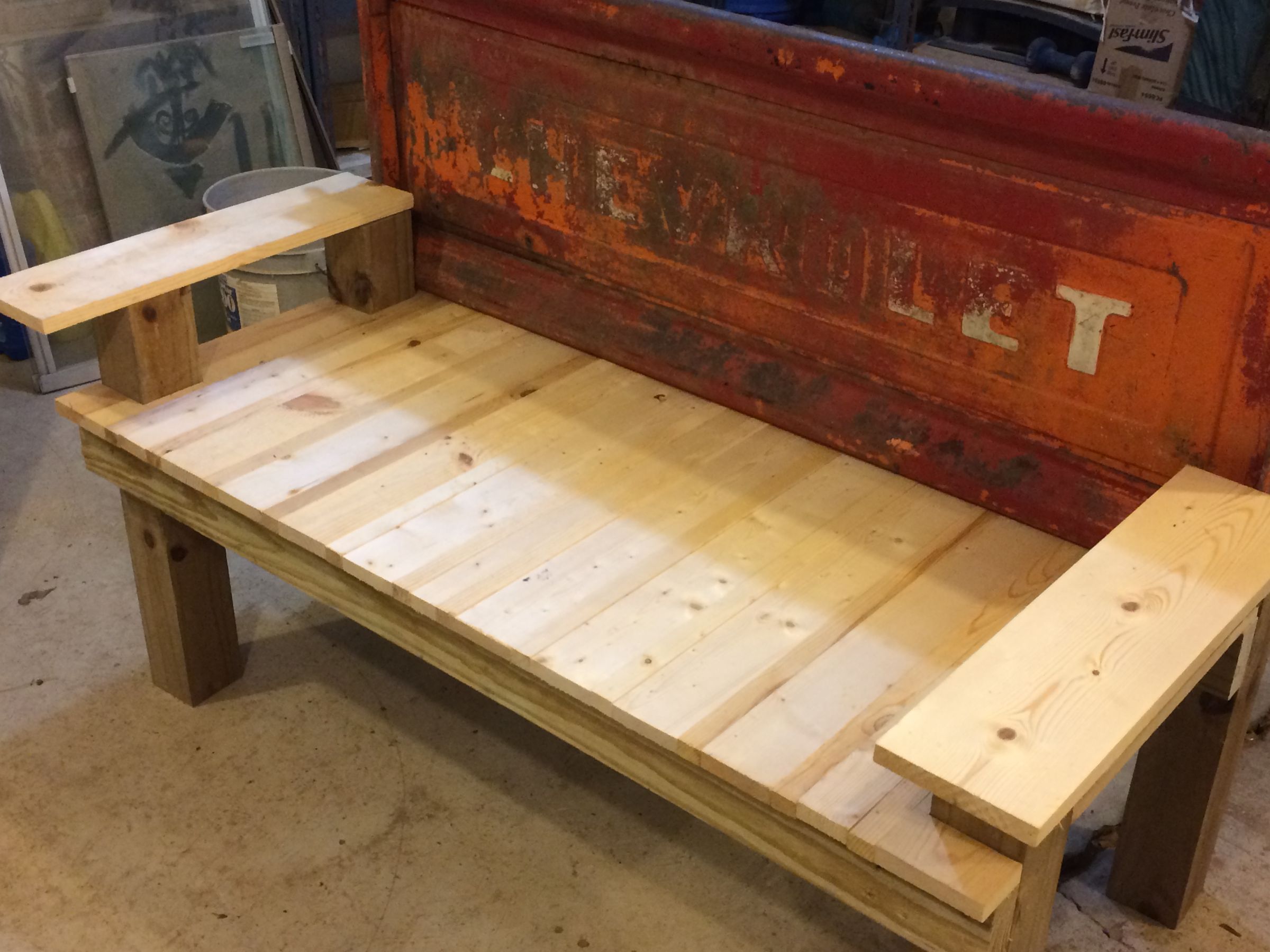 Chevy Tailgate Bench : 6 Steps - Instructables