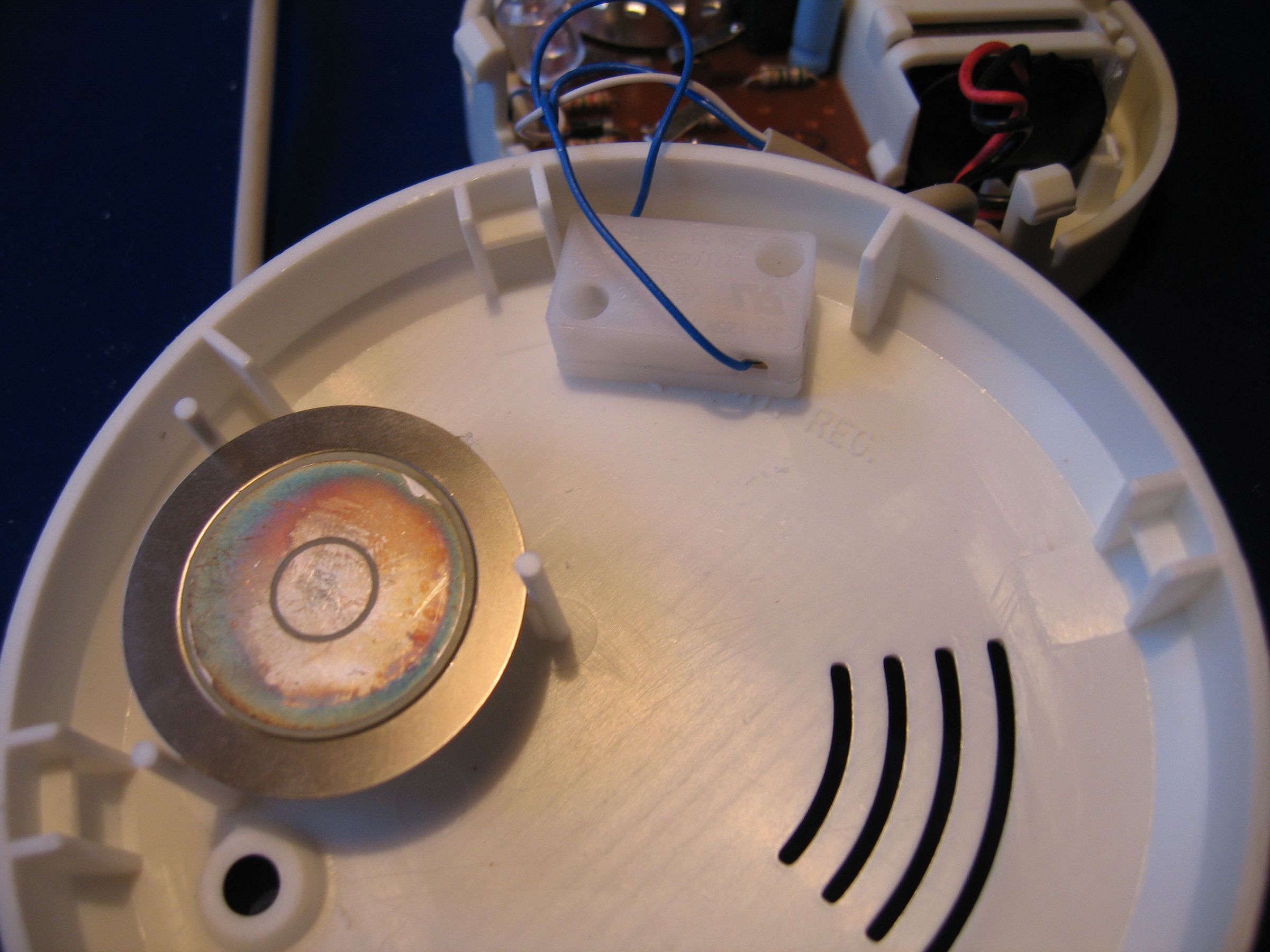 Super Simple Door Alarm : 5 Steps - Instructables