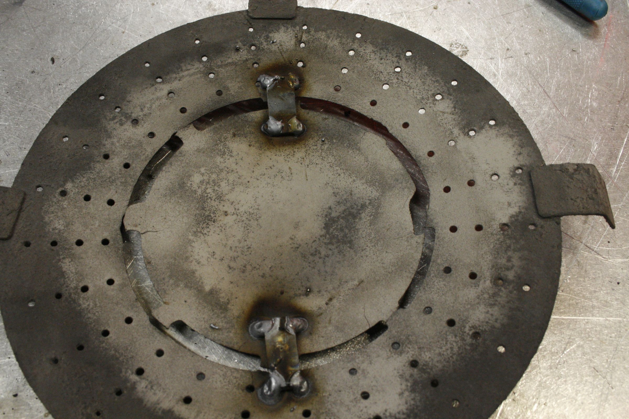 Quick-Fix Welding for a Broken BBQ Grill : 12 Steps (with Pictures ...