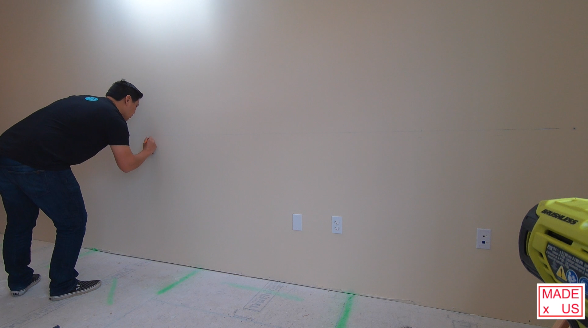 Floating Standing Desk : 7 Steps - Instructables