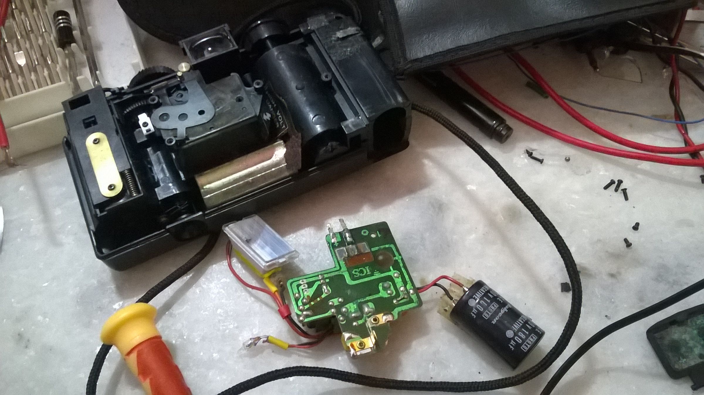 Handheld EMP Device : 8 Steps - Instructables