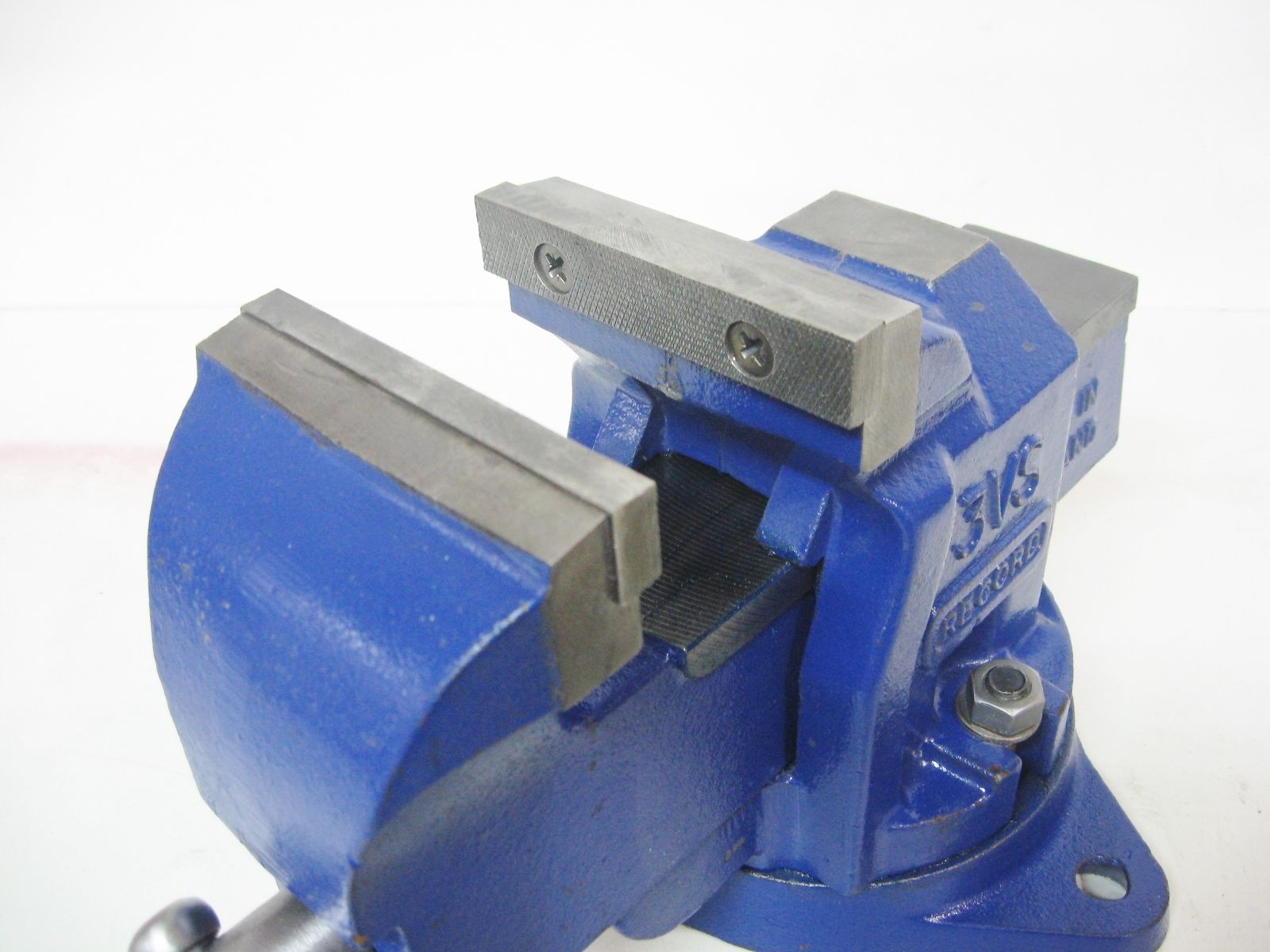 Height-Adjustable Portable Vise Stand : 22 Steps (with Pictures ...