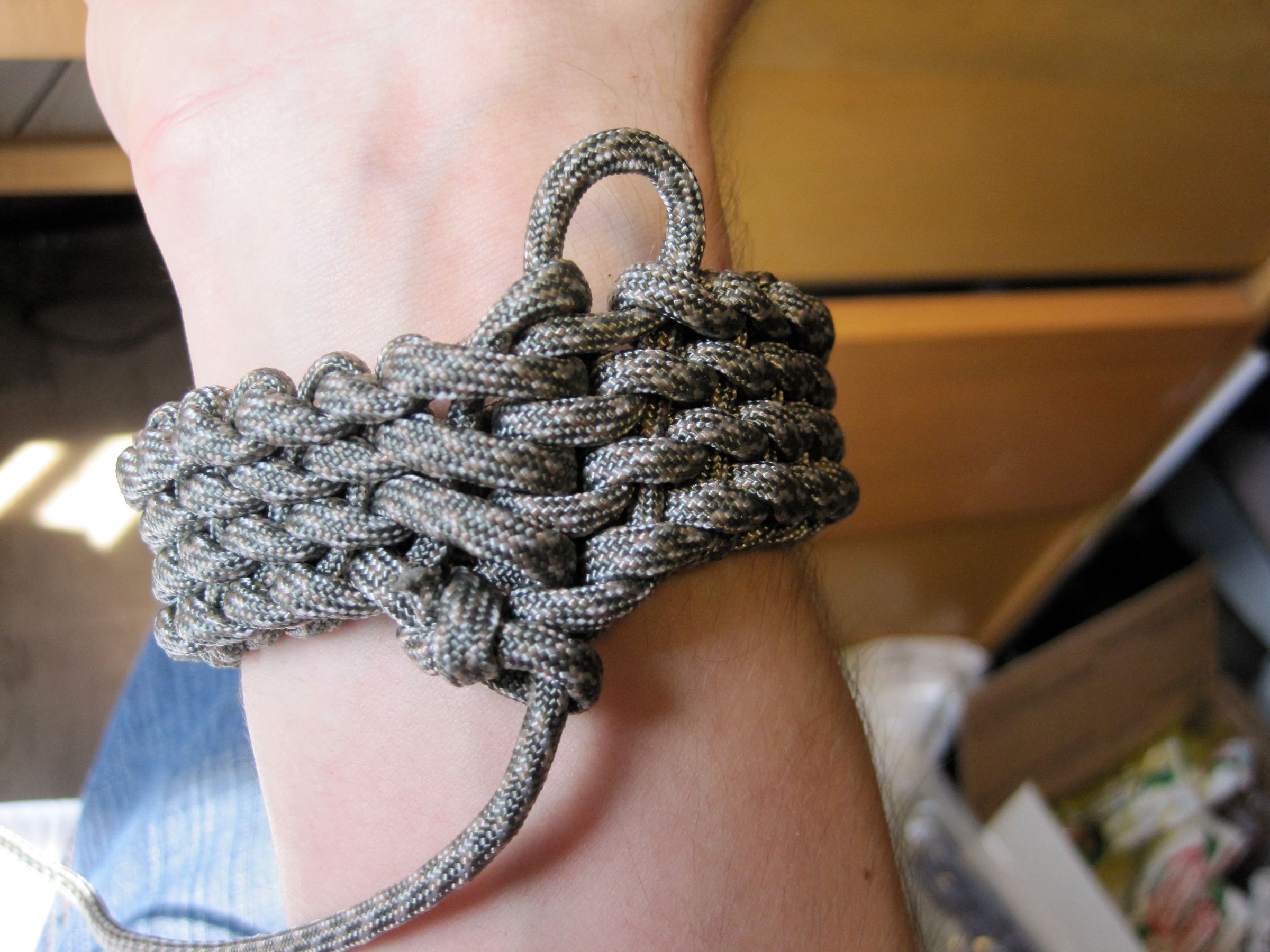 Slatts Paracord Rescue Bracelet (no Buckle) : 7 Steps (with Pictures ...