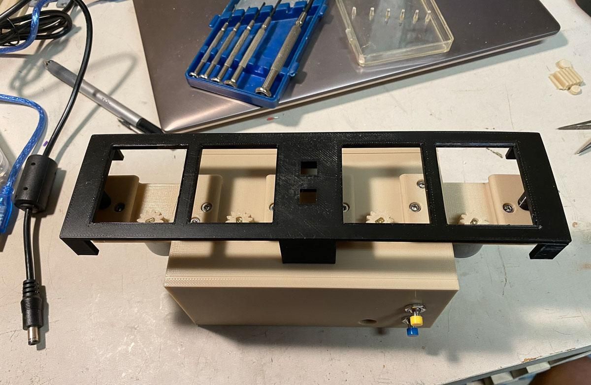 Slide Clock : 12 Steps (with Pictures) - Instructables