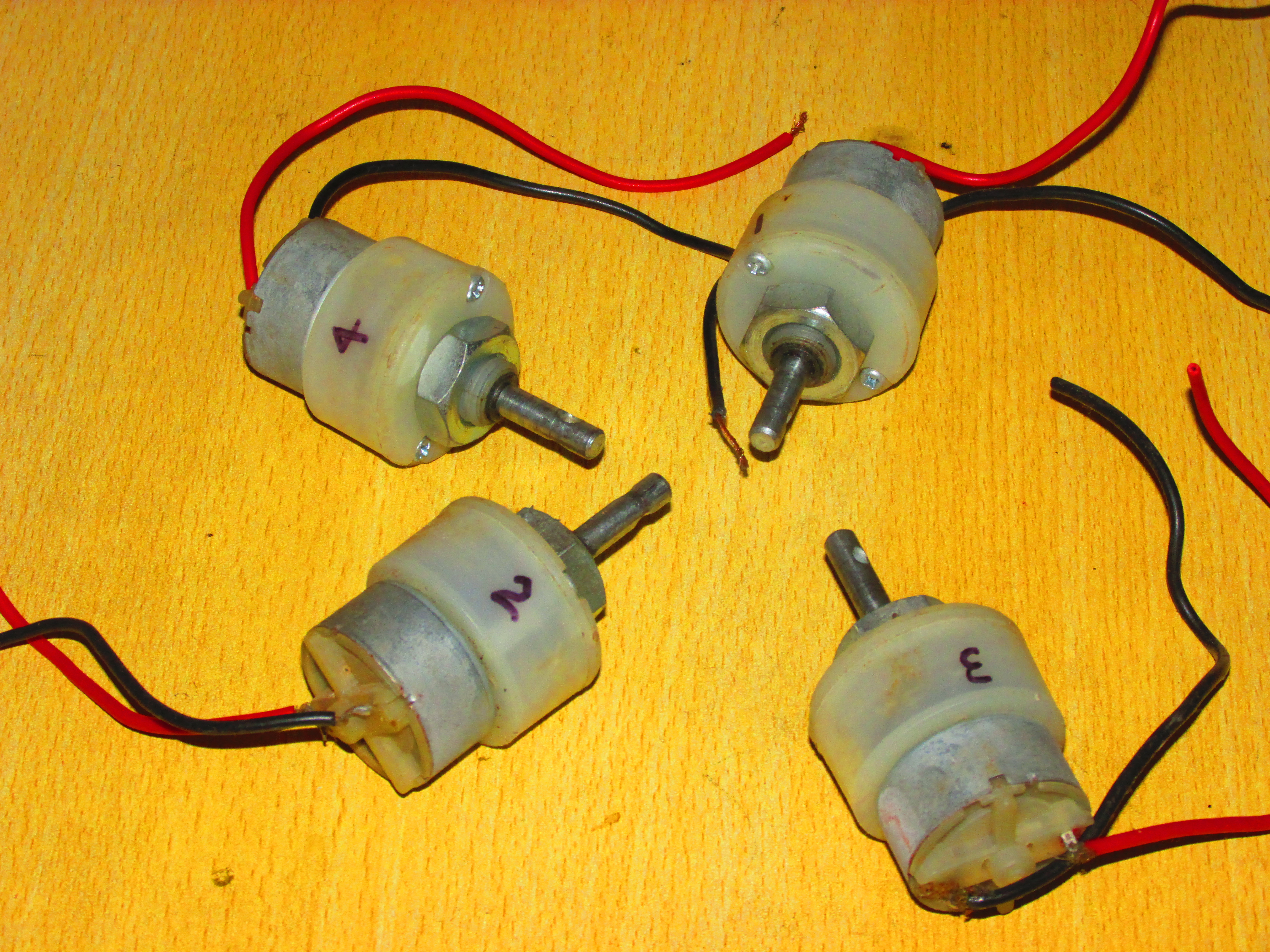 Obstacle Avoiding Robot Using Ultrasonic Sensors : 9 Steps (with ...