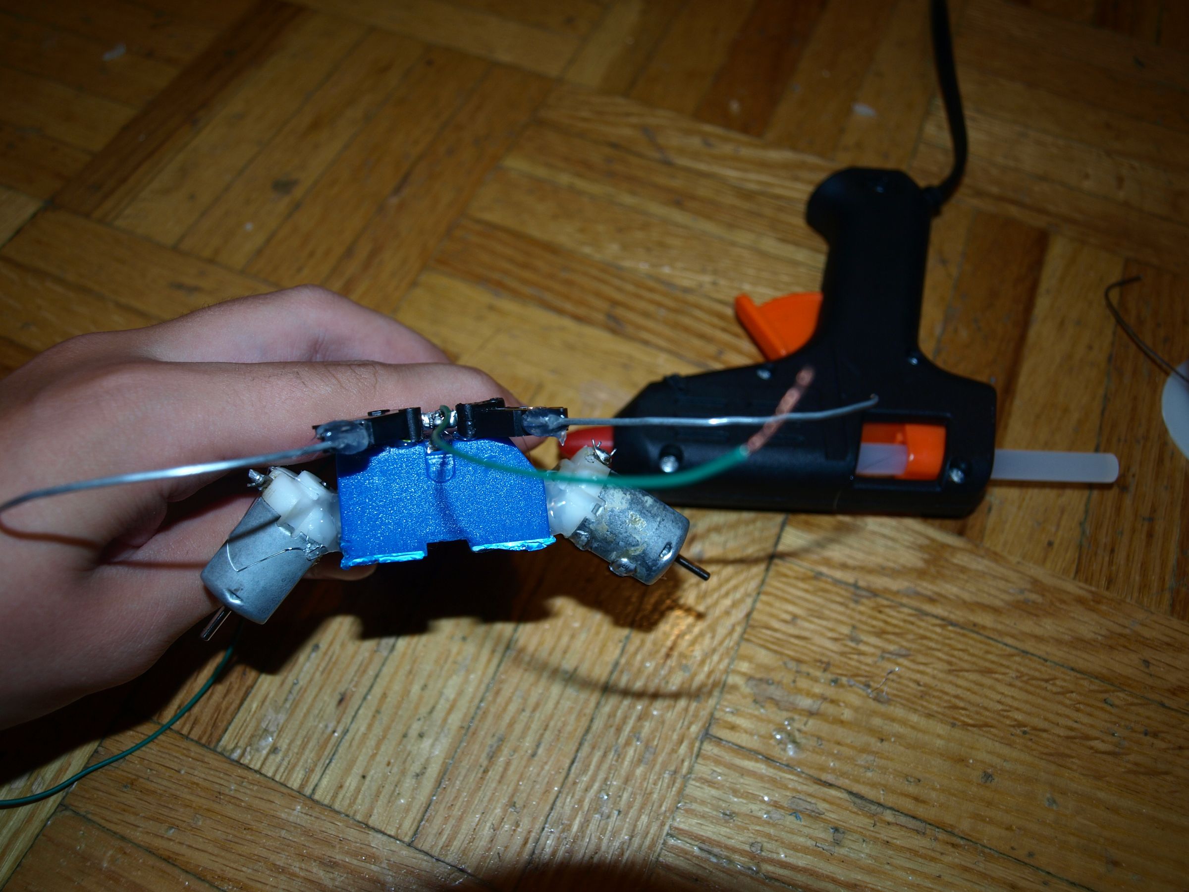 How to Make a Very Simple Robot : 16 Steps - Instructables