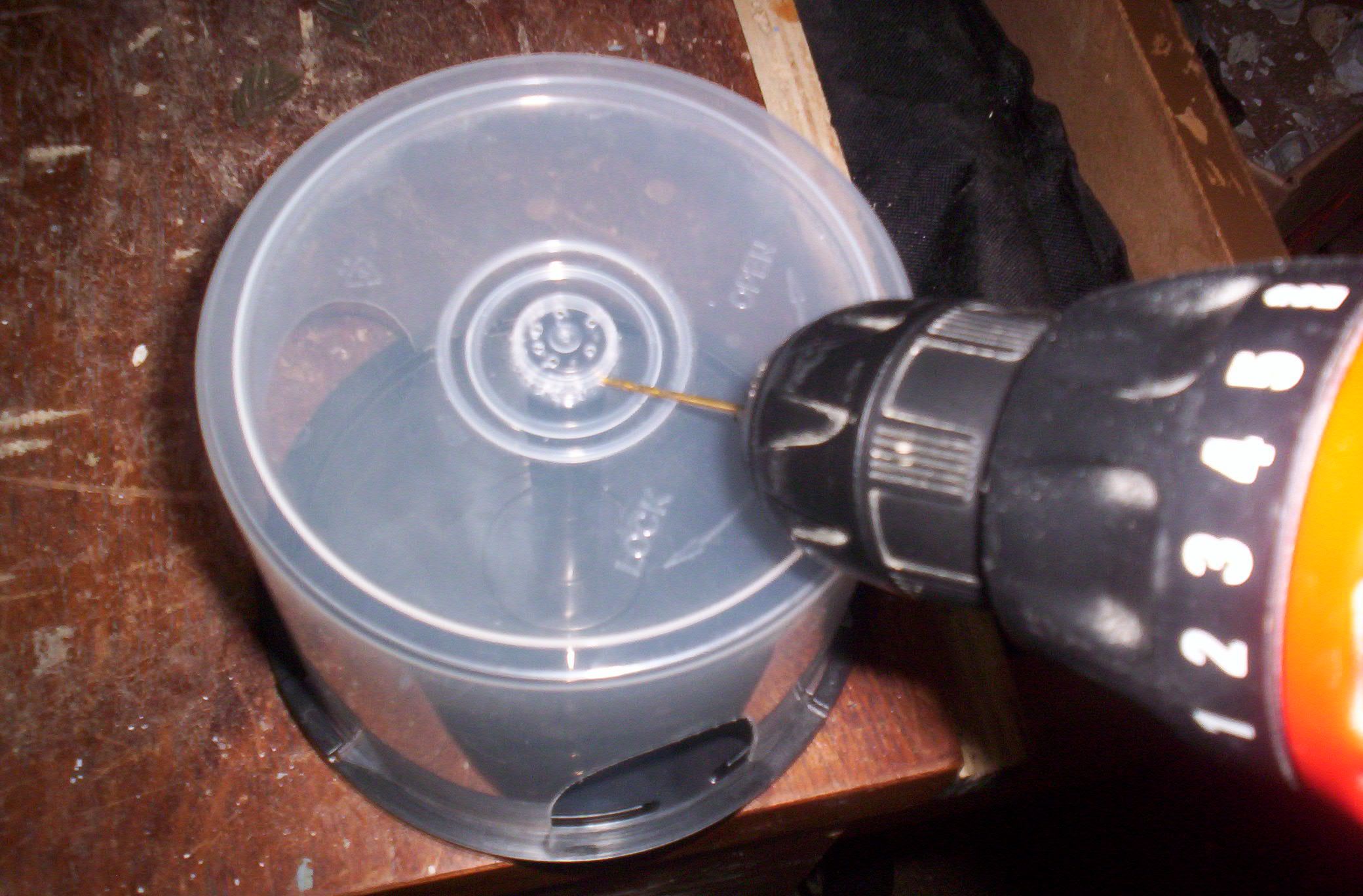 CD Spindle Aquarium Cave : 5 Steps - Instructables