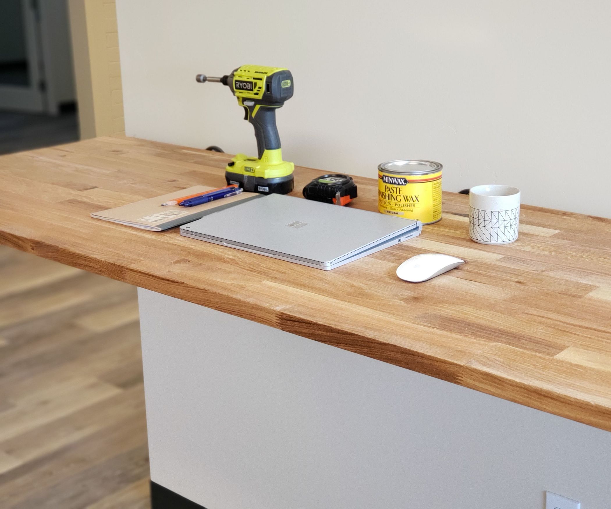 Floating Standing Desk : 7 Steps - Instructables