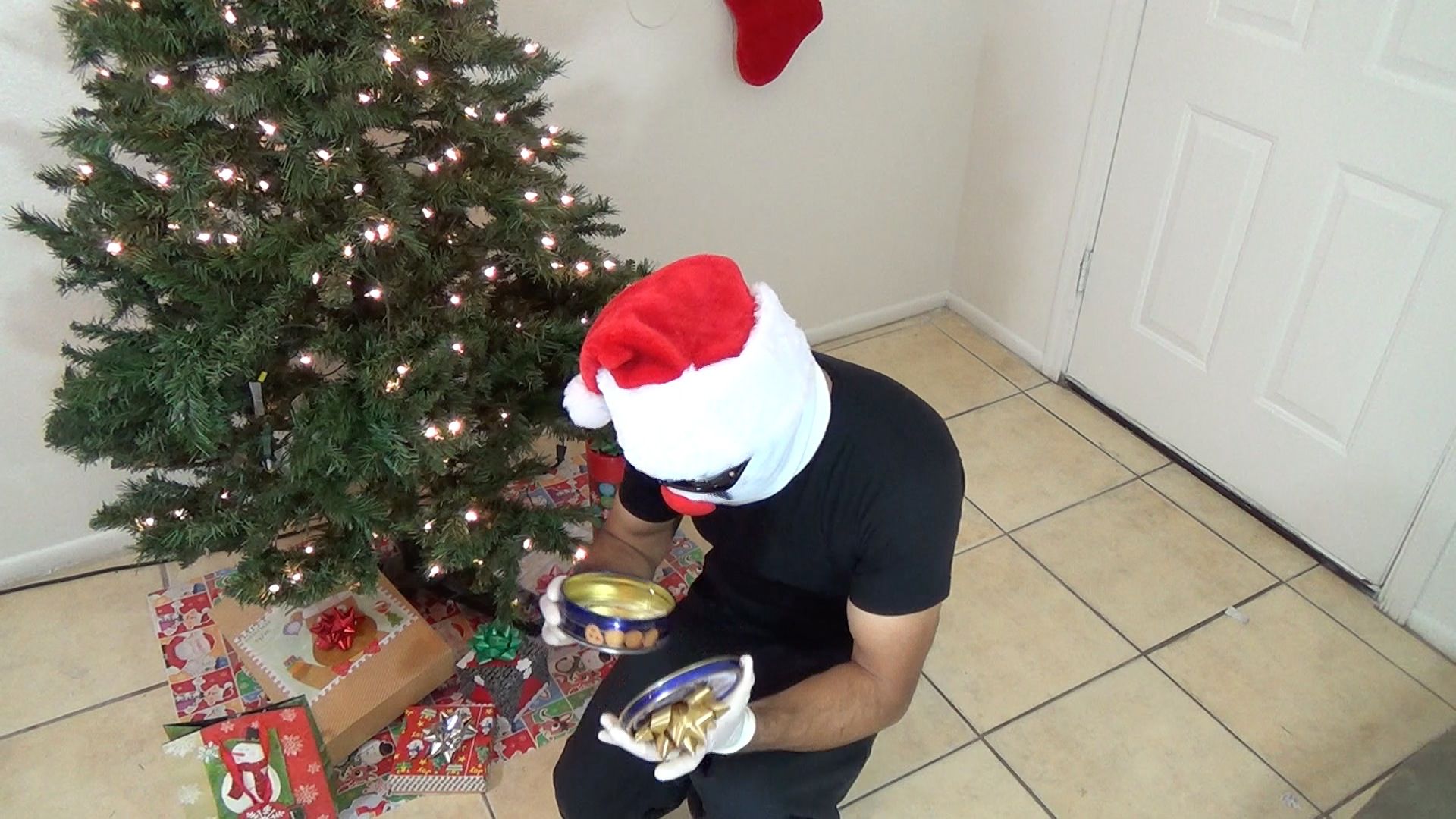 10 Christmas Gift Pranks You Can Do on Family and Friends! : 10 Steps ...