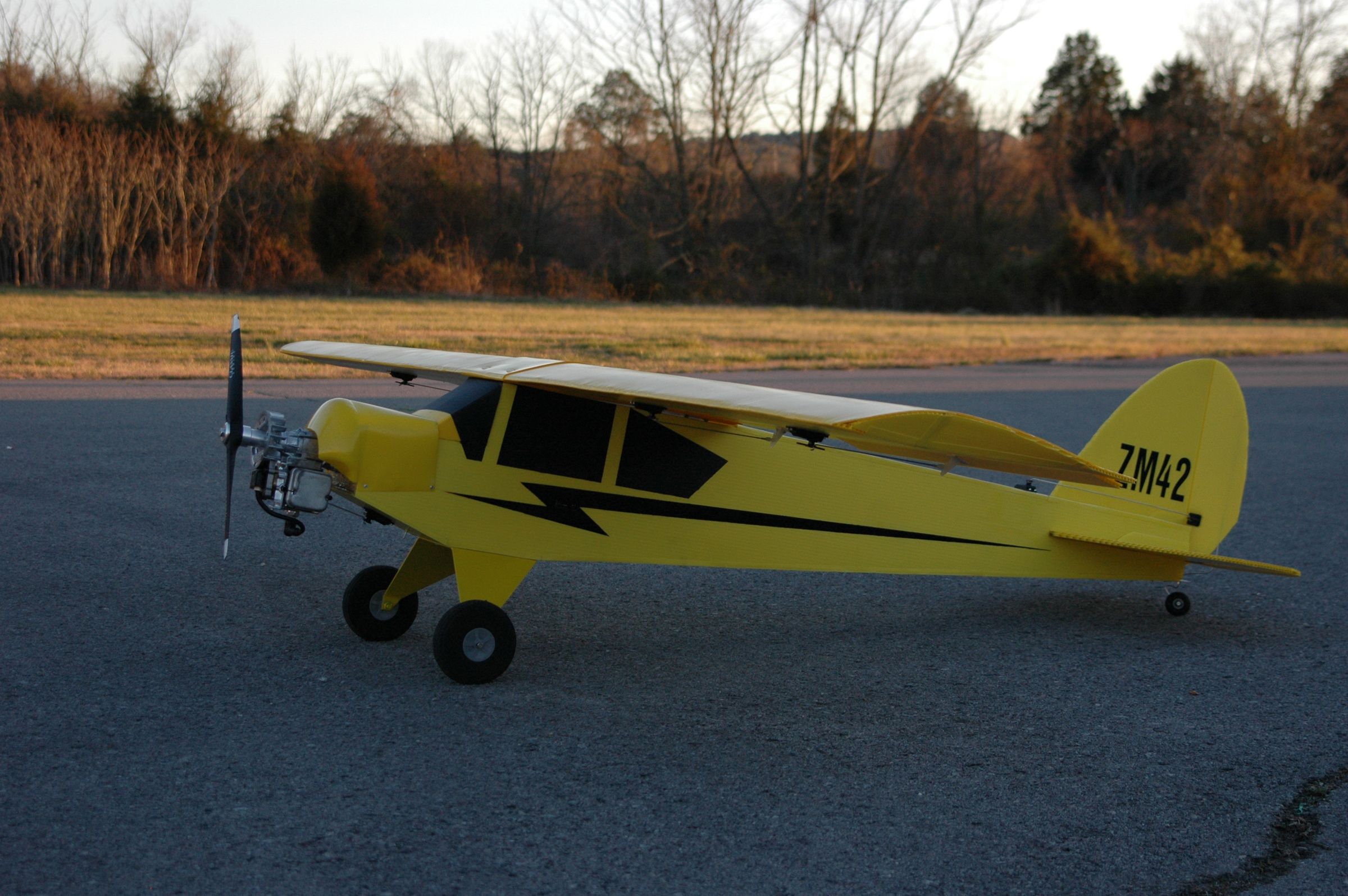 8 Ft Wingspan Coroplast RC Piper Cub Flown by 25cc Weed Trimmer : 27 ...