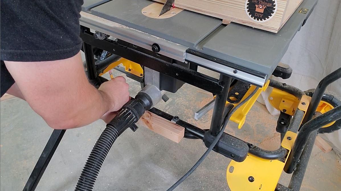 DWE7491 Table Saw Folding Outfeed Table : 8 Steps (with Pictures ...