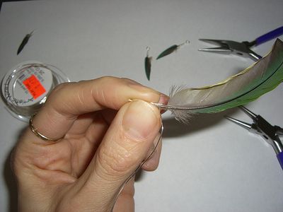 How to Wire Wrap a Feather - Method 2 : 4 Steps (with Pictures ...