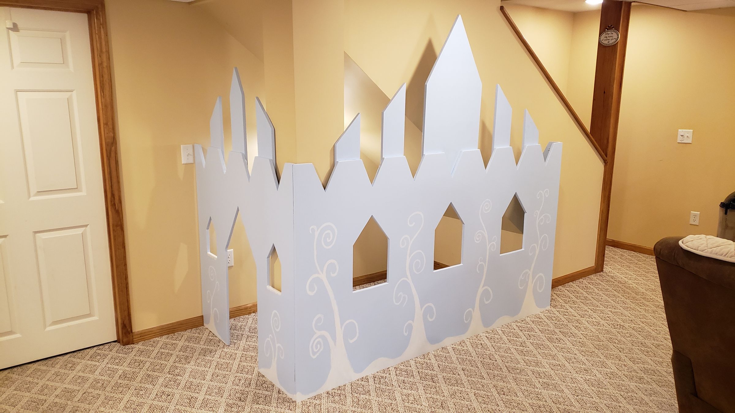 Under-the-Stairs Elsa Ice Castle : 13 Steps (with Pictures) - Instructables