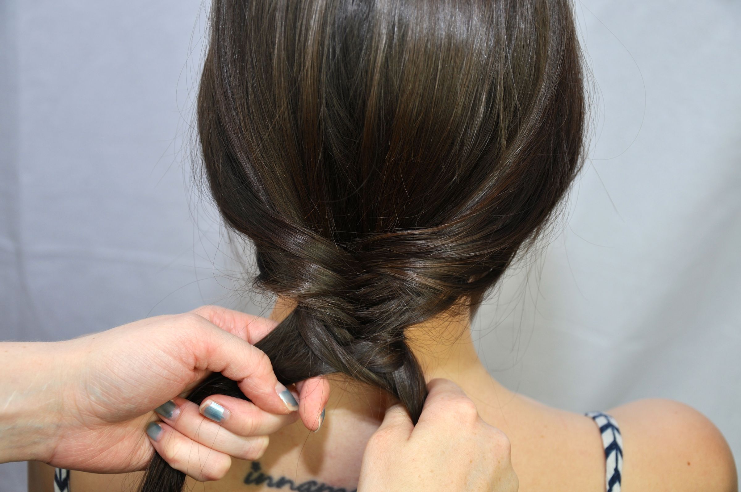 How to Do a Basic Fishtail Braid : 4 Steps (with Pictures) - Instructables
