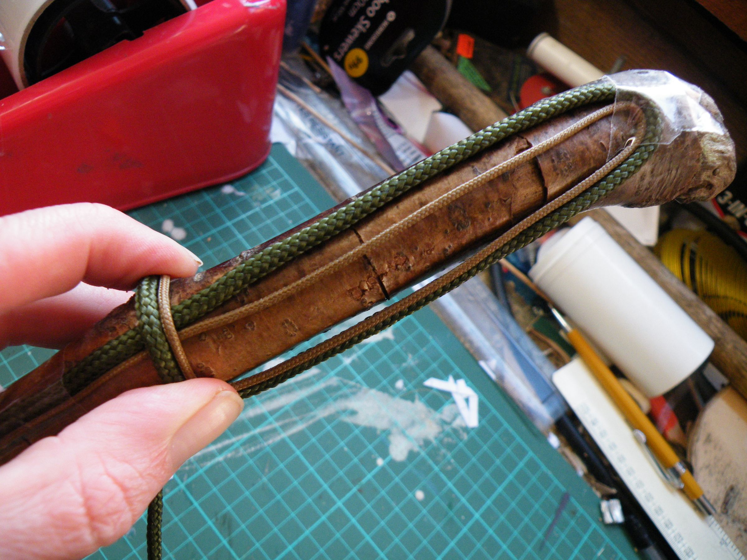 Double-perfect Whipped Paracord Staff Hand-grip : 7 Steps (with ...