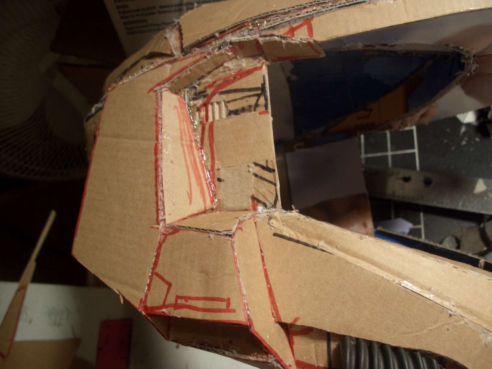 Cardboard/Fiberglass Halo 3 Inspired Master Chief Costume : 15 Steps ...