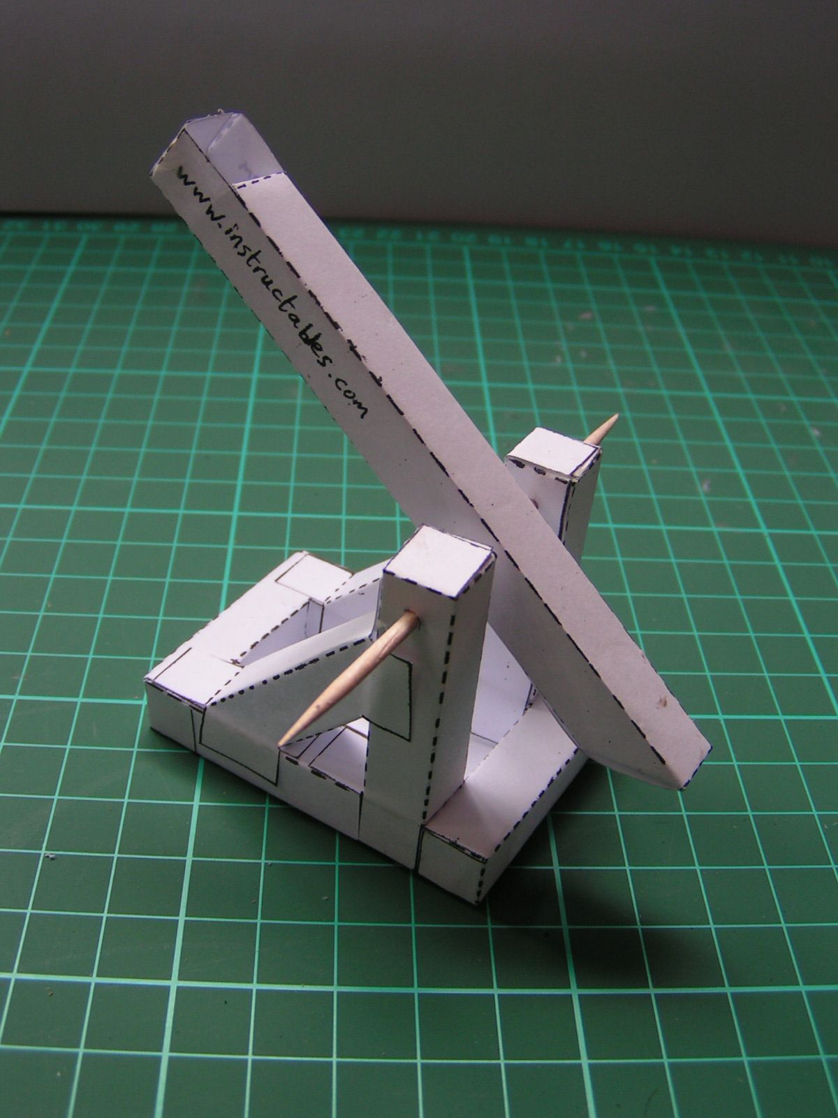 Launch It: the Paper Catapult. : 6 Steps (with Pictures) - Instructables