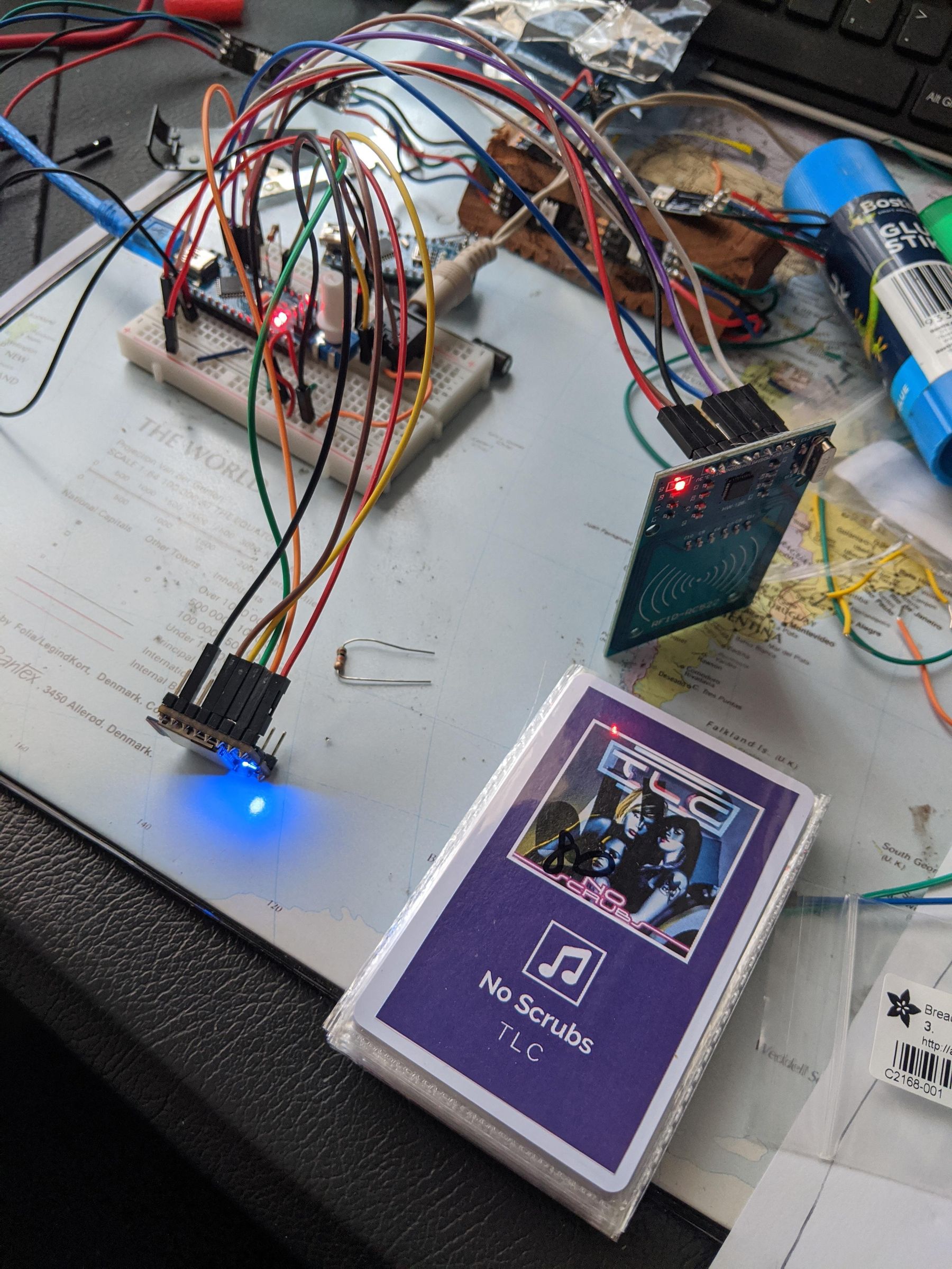 Old School Cassette Player With New School Cassettes : 6 Steps (with ...