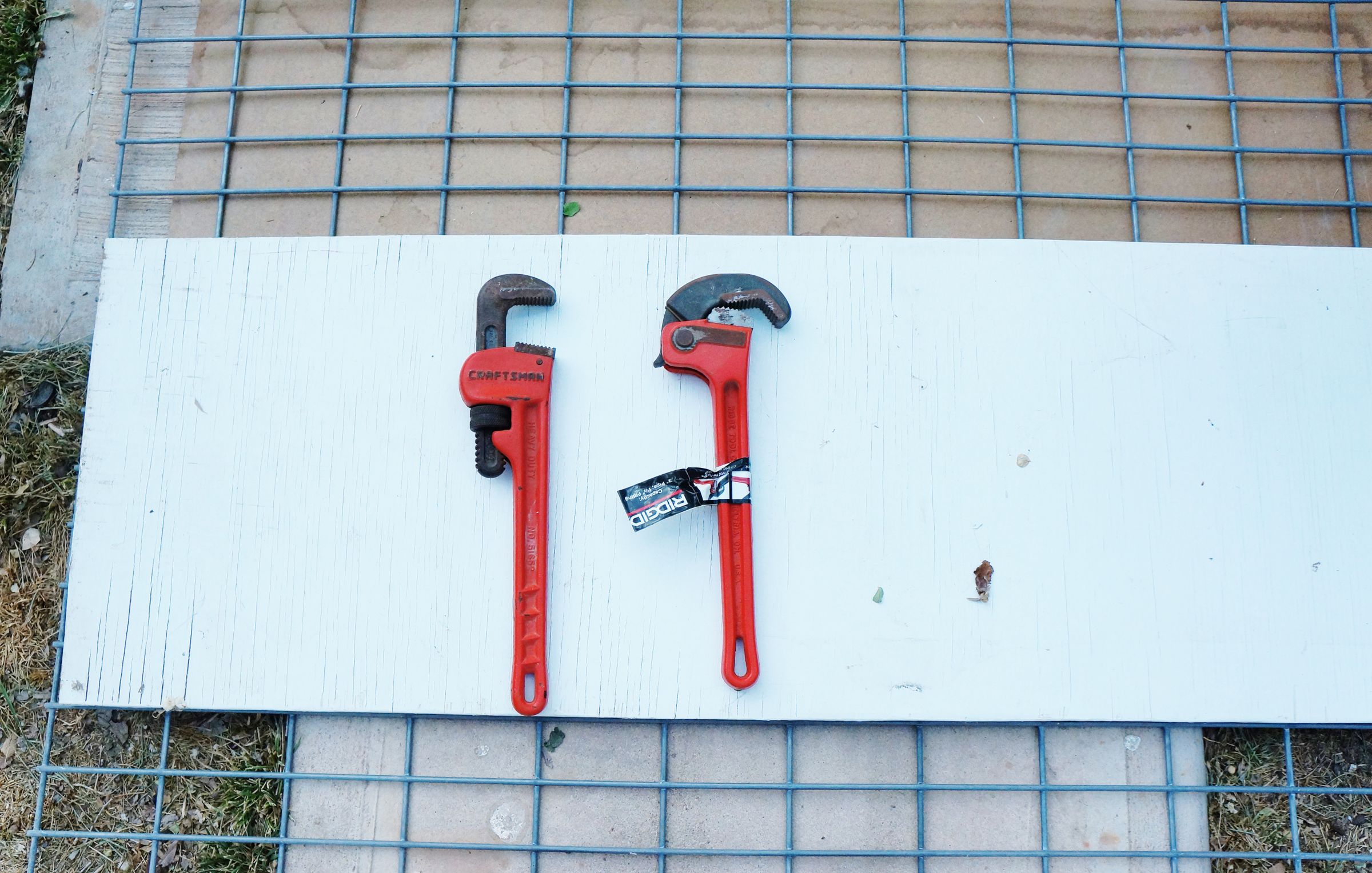 Cheap Easy Dog Run to Build : 6 Steps - Instructables