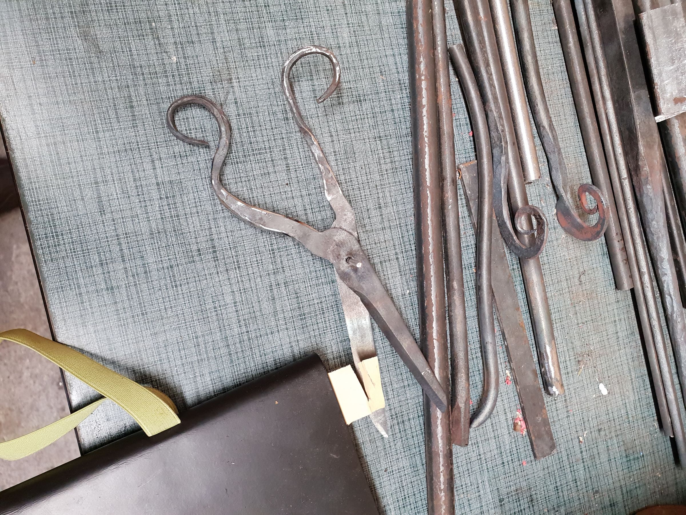 How to Make a Pair of Scissors : 15 Steps (with Pictures) - Instructables