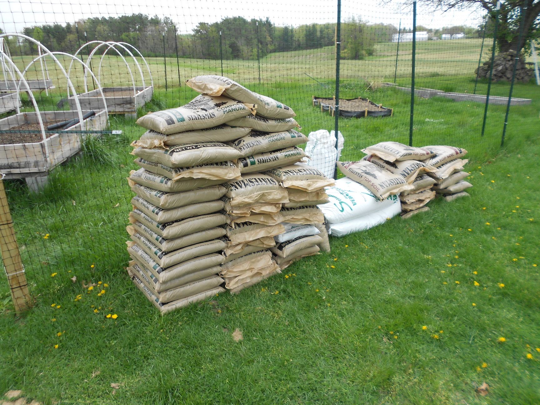 Cheap and Easy Silt Fencing Raised Garden Beds : 5 Steps (with Pictures ...