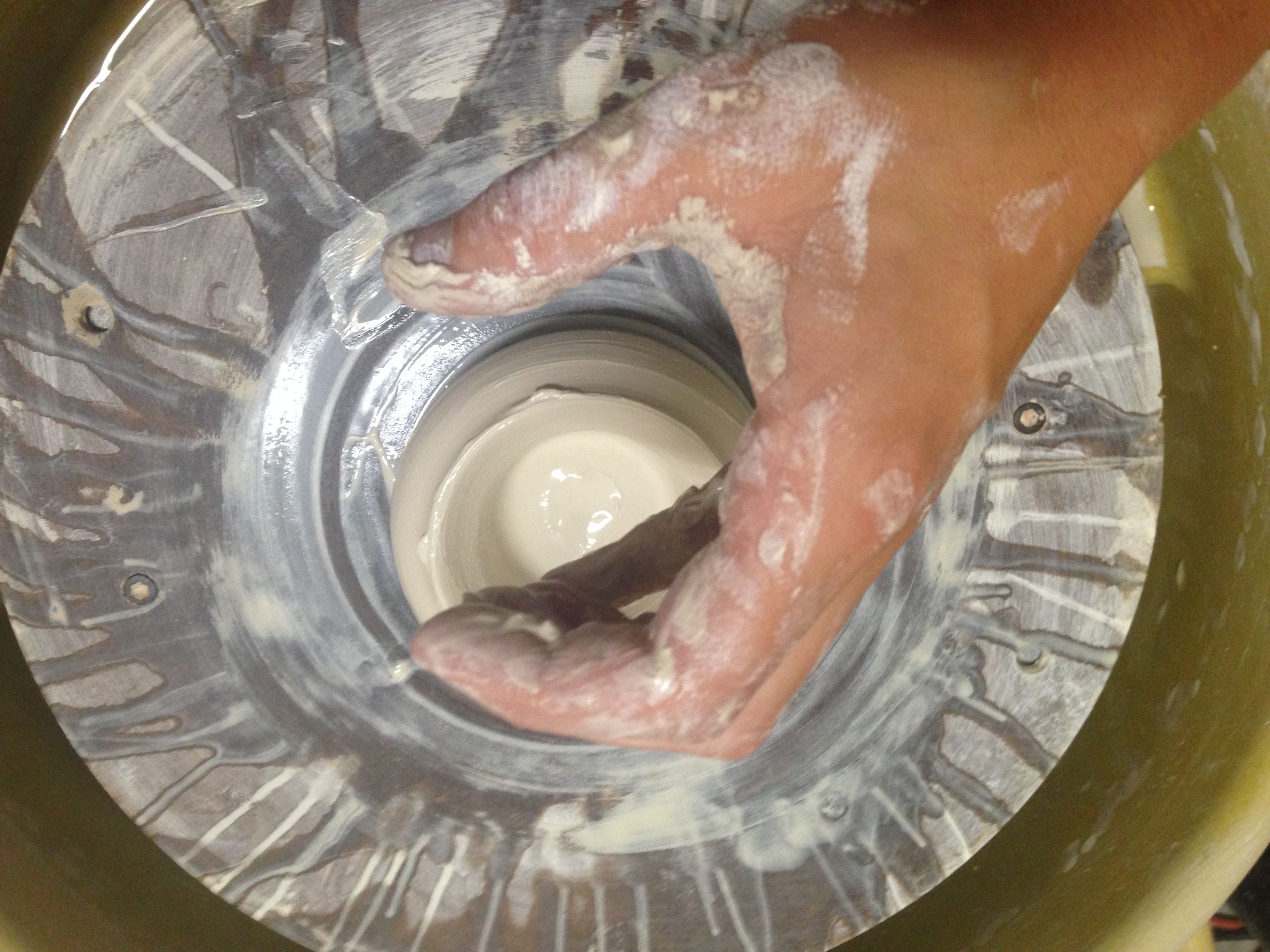 Throwing a Pot 101 : 14 Steps (with Pictures) - Instructables