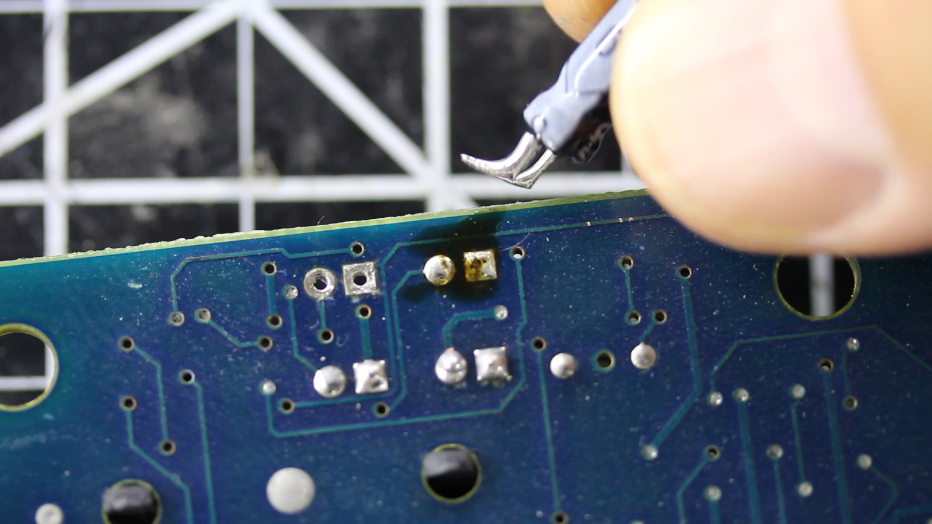 Desoldering | Soldering Basics : 8 Steps (with Pictures) - Instructables