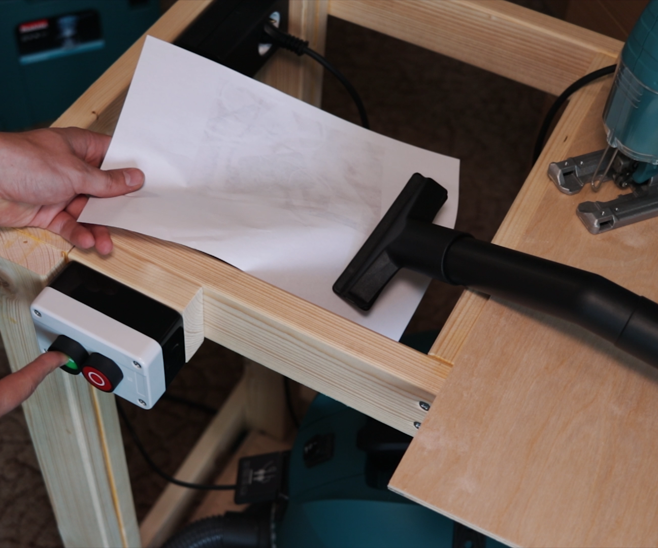 DIY Small/Portable/Convenient Workbench : 27 Steps (with Pictures ...