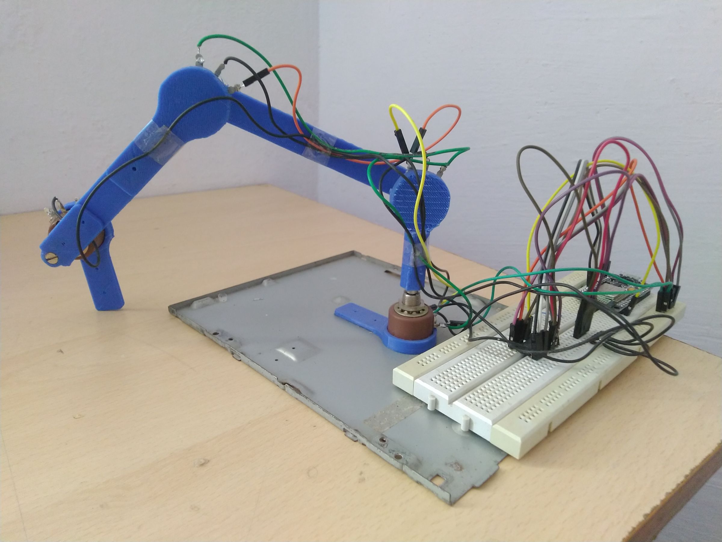 Moslty 3D-printed Robotic Arm That Mimics Puppet Controller : 11 Steps ...