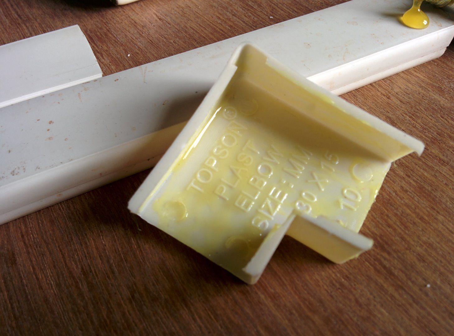 DIY Cheap LED TV Backlight - a Layman's Version : 6 Steps (with ...