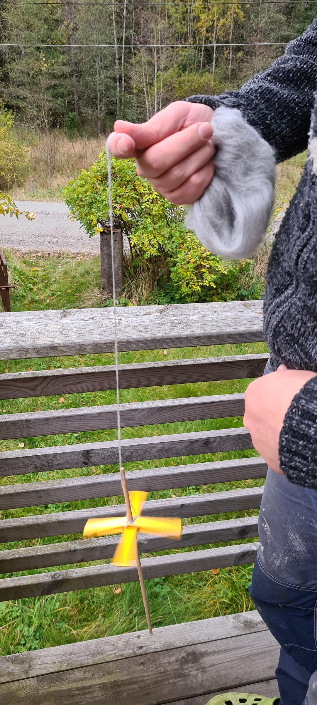 Spinning Yarn With a Turkish Spindle for Beginners : 7 Steps ...
