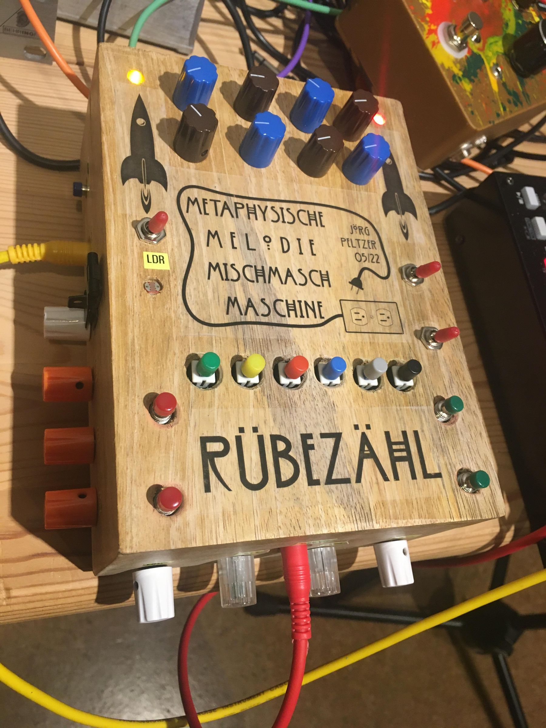 Beatmaster 2000 - Sequencer & Beat Maker : 11 Steps (with Pictures ...