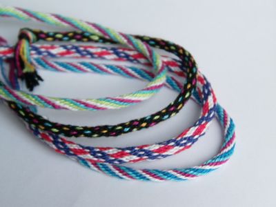 Braiding Wheel Friendship Bracelets : 5 Steps (with Pictures ...
