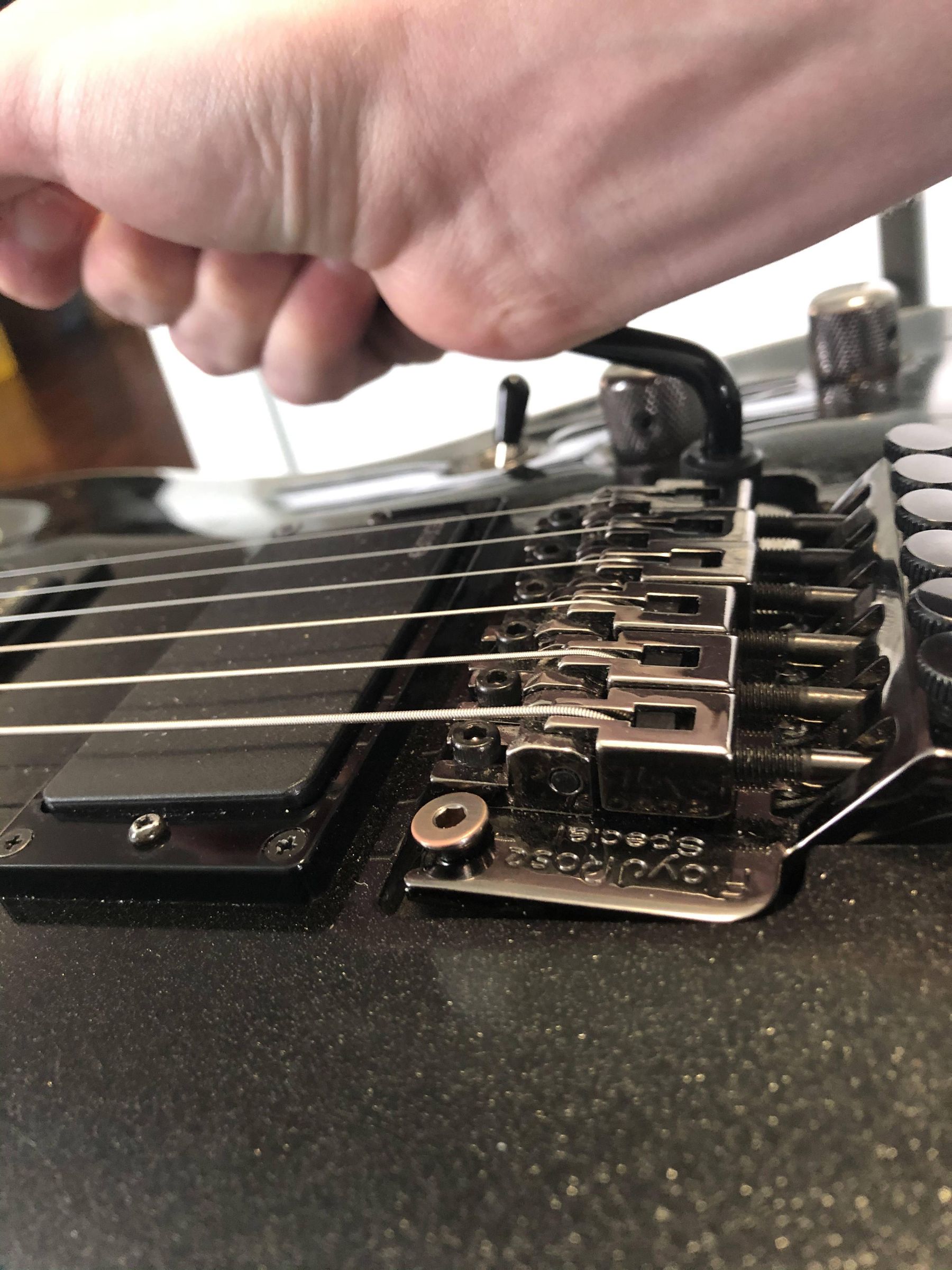 How to Change Strings on Floyd Rose Guitar : 13 Steps (with Pictures ...