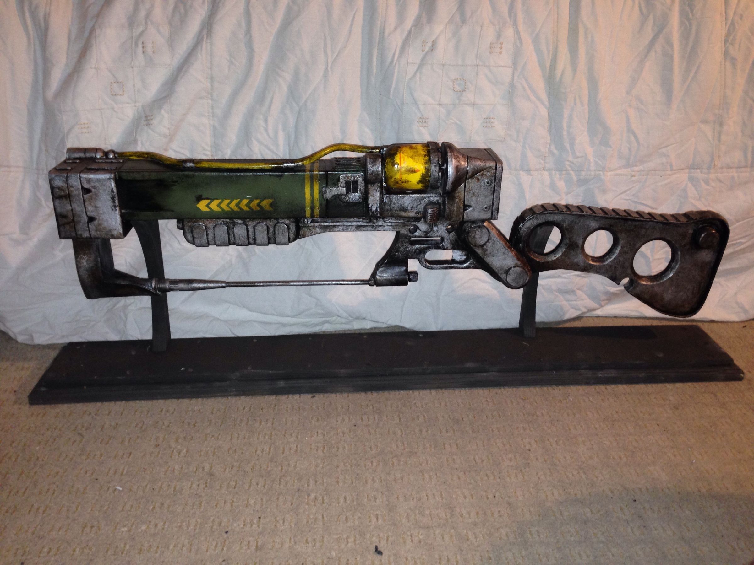 Fallout AER9 Lazer Rifle : 10 Steps (with Pictures) - Instructables