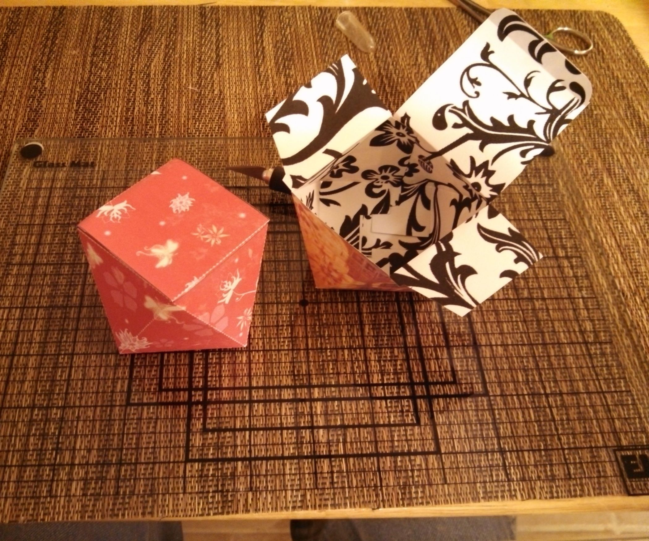 Papercraft Valentine's Gift Box : 8 Steps - Instructables