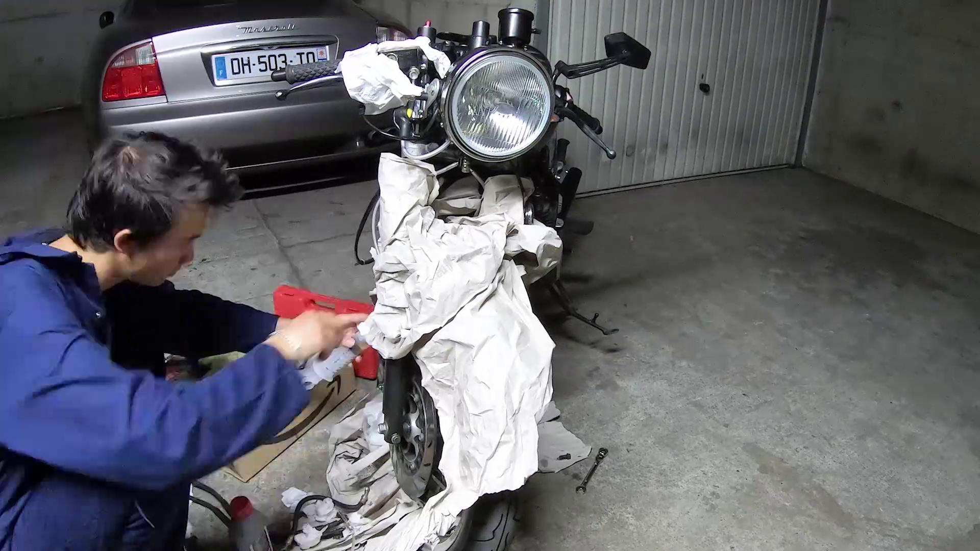 Restoring an Old Motorcycle and Making It a Cafe Racer! : 9 Steps (with ...