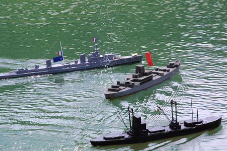 How to Build and Arm a Scale Model Battleship From Scratch : 27 Steps ...