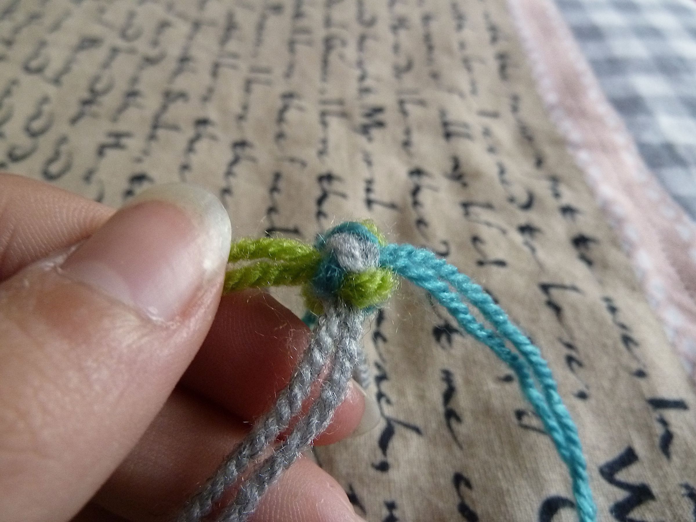 Scoubidou Bracelet : 6 Steps (with Pictures) - Instructables