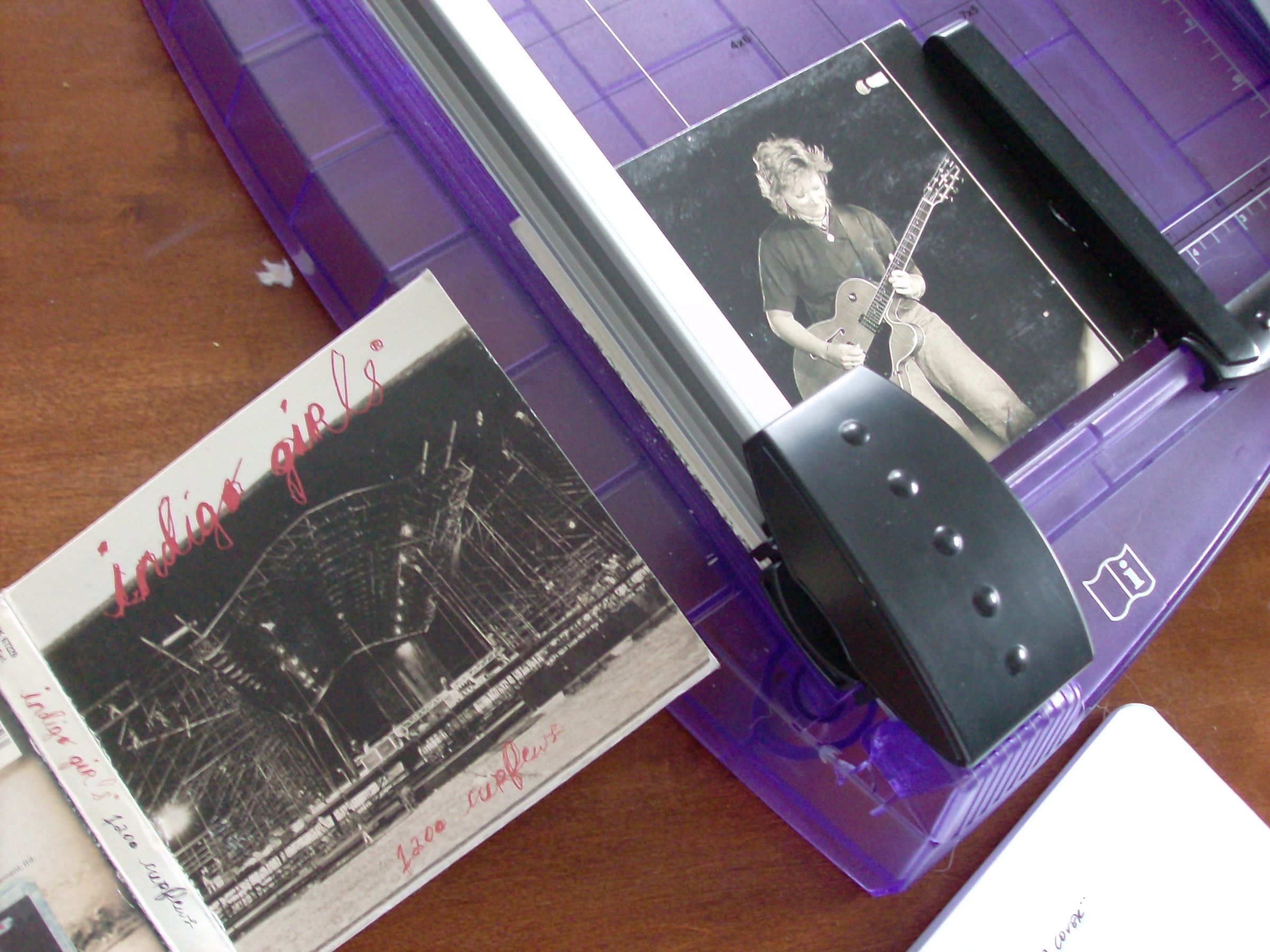 Upcycle Your Old CD Covers : 6 Steps - Instructables