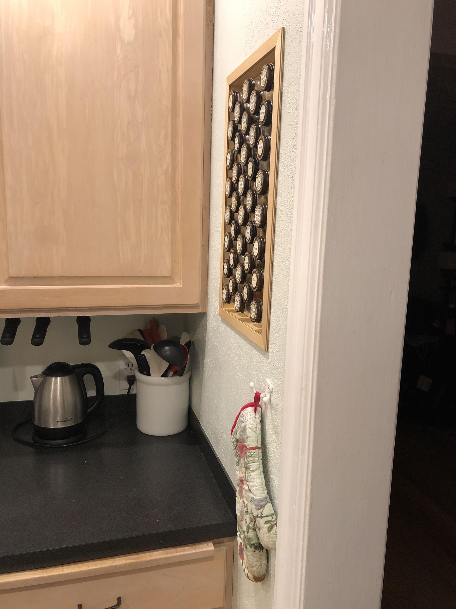 Hole-in-the-Wall Spice Rack : 9 Steps (with Pictures) - Instructables