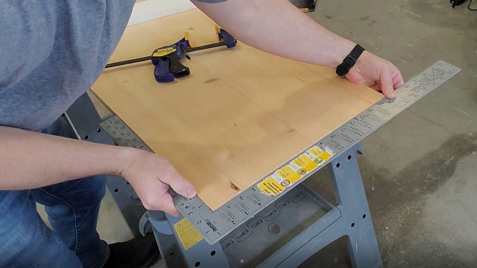 Quick Cheap Circular Saw Guide Rail | Cheap Track Saw DIY! : 4 Steps ...