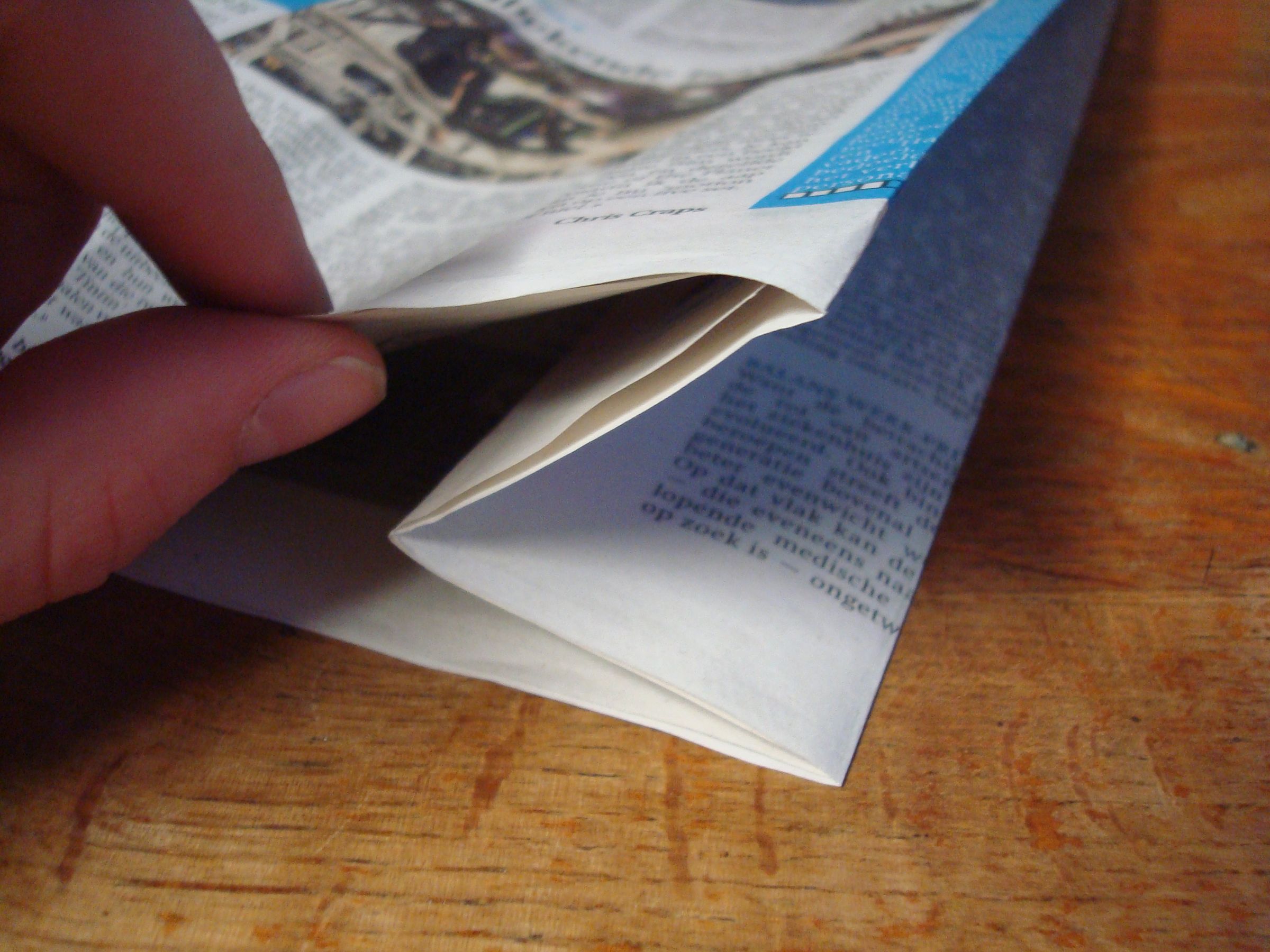 5 Minute Newspaper Bag : 4 Steps - Instructables