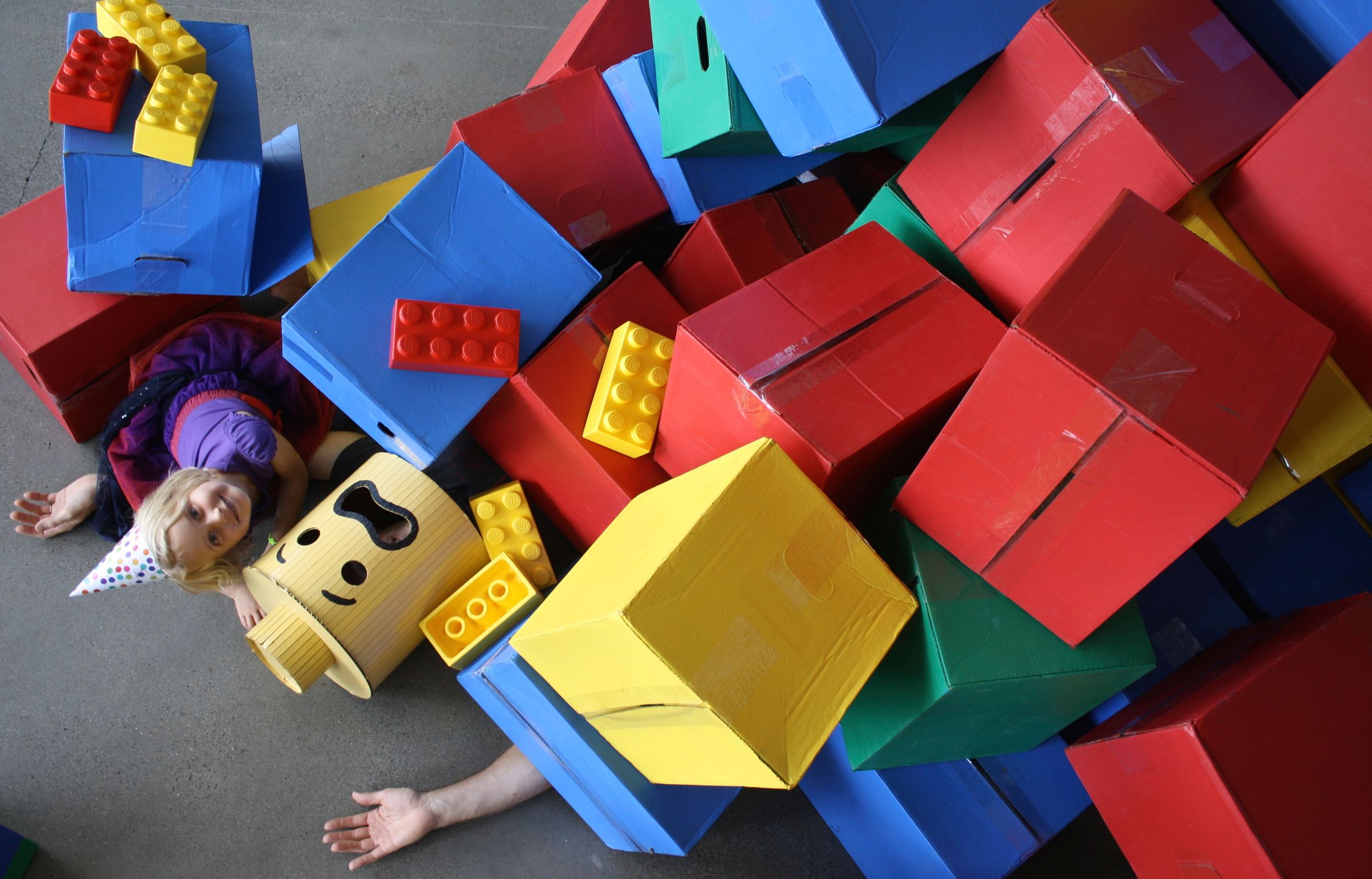 Giant Cardboard LEGO Blocks : 8 Steps (with Pictures) - Instructables