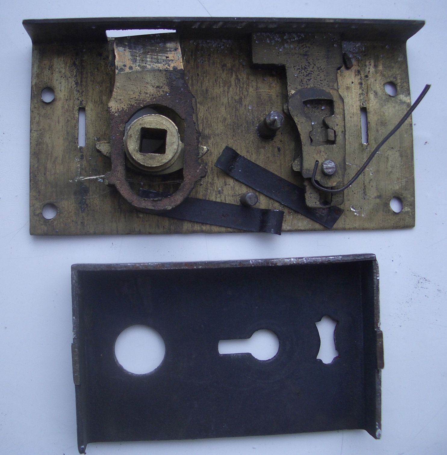 Repair a Broken Cupboard Catch : 4 Steps - Instructables