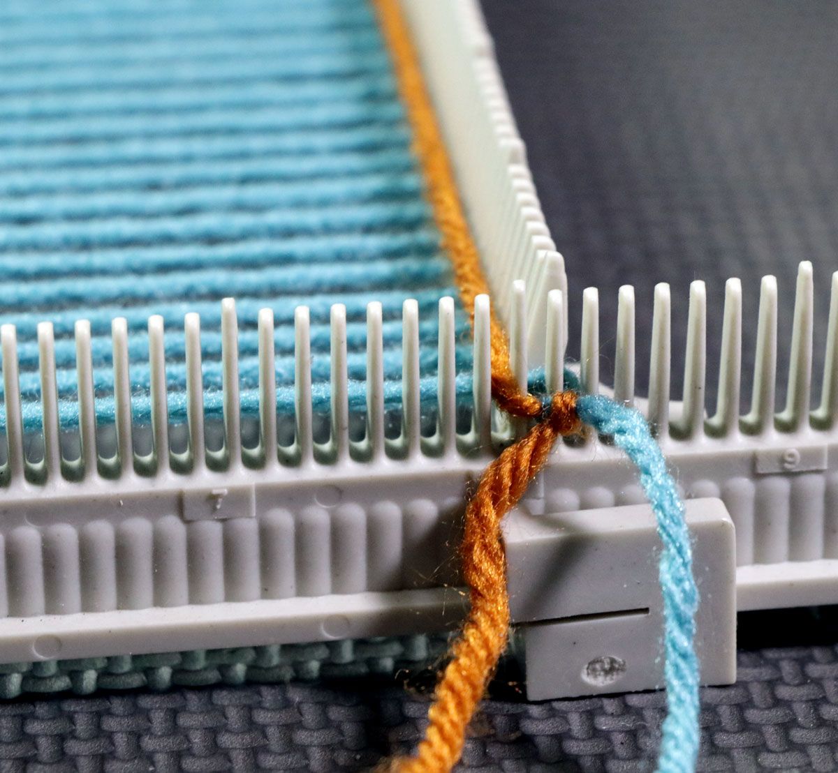 Be a Zoomin' Loomin' Human: Weaving Pin Loom Squares : 8 Steps (with ...