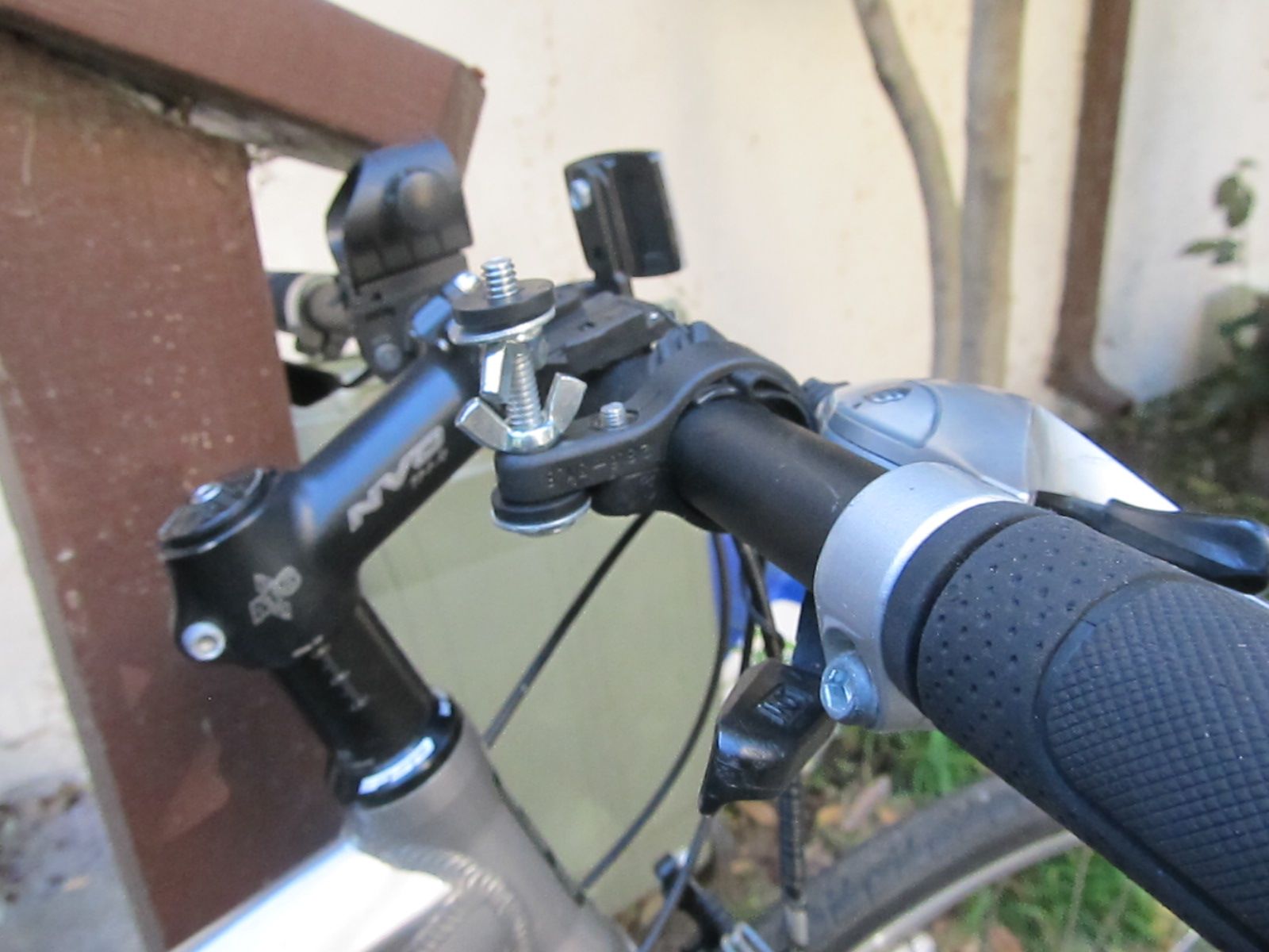 Bicycle Camera Mount for Under $1 : 4 Steps - Instructables