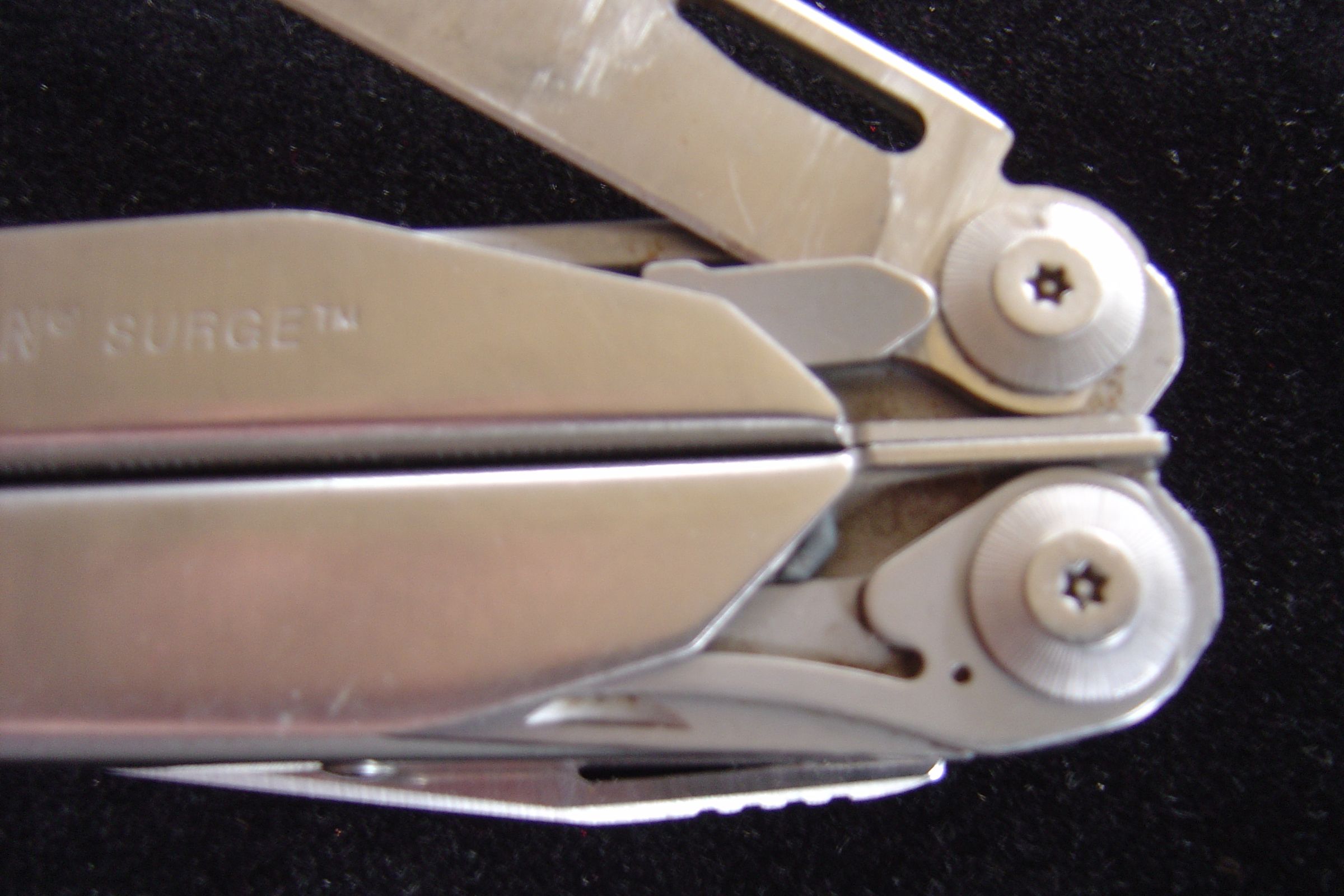 How to Store the Detachable File on the Leatherman Surge It's Self ...