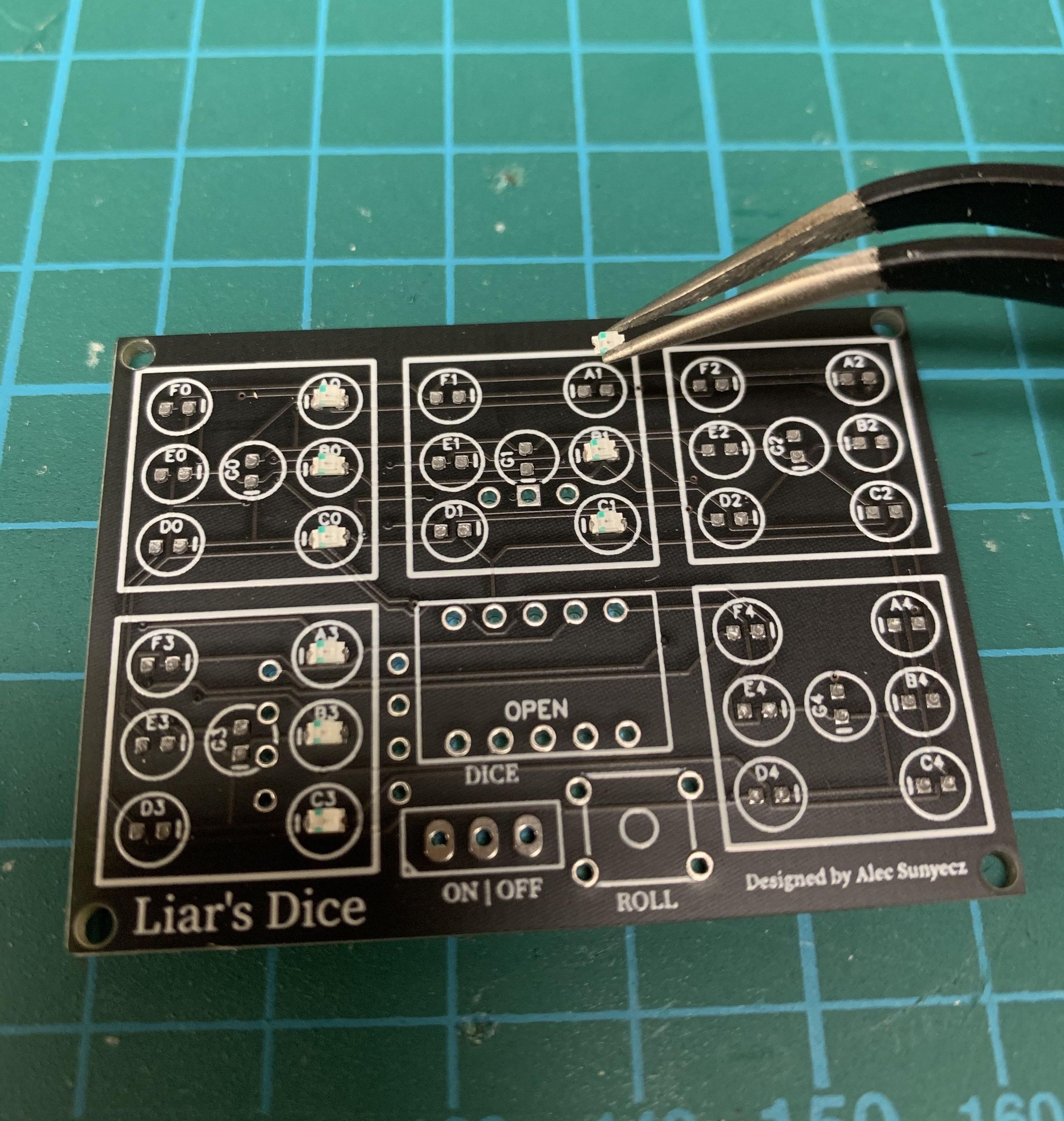 Pocket Dice! Electronic Dice for Liars Dice and More : 7 Steps (with ...